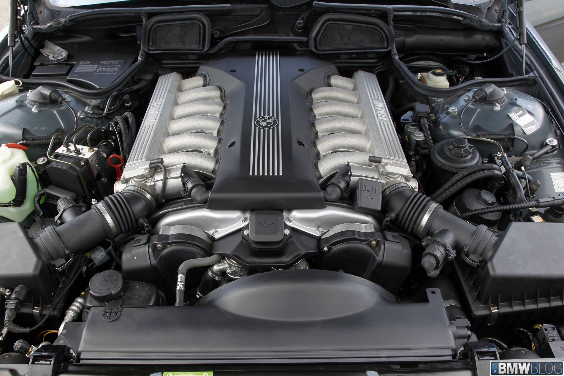 Choose your favorite V12 7-series | VW Vortex - Volkswagen Forum